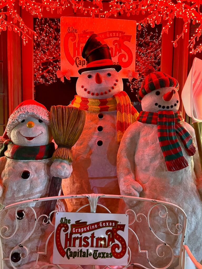 Grapevine-christmas-capital-of-texas-snowmen | Texas Travel Talk