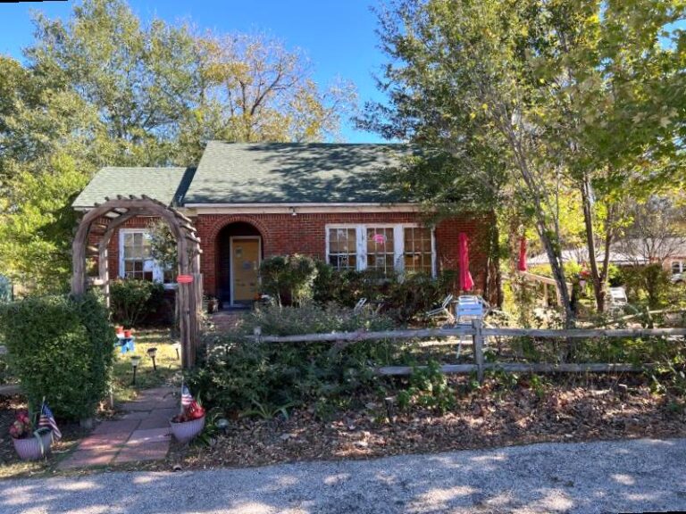 Top Things To Do In Athens, TX | Texas Travel Talk