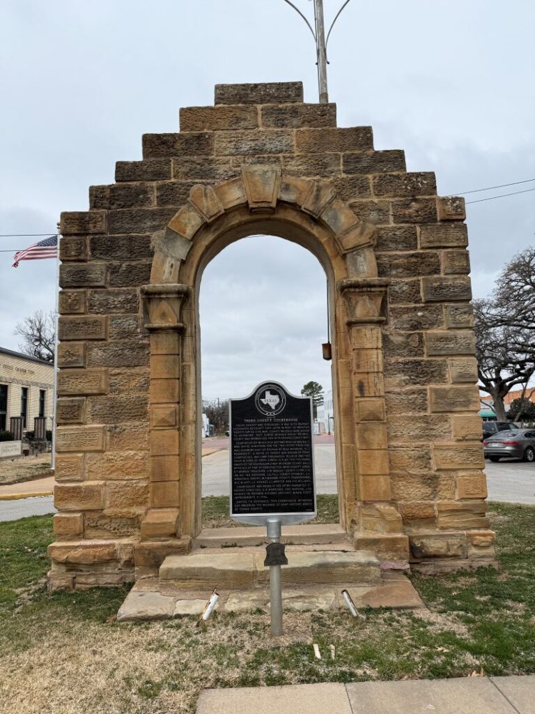 Graham_Courthouse_arch | Texas Travel Talk