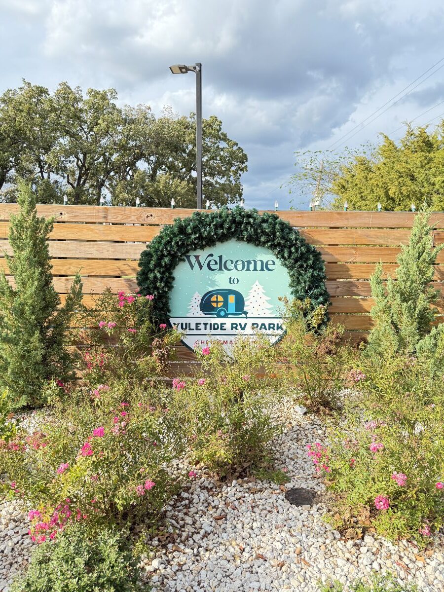 Madisonville_Yuletide_RV_Park_Welcome_sign | Texas Travel Talk