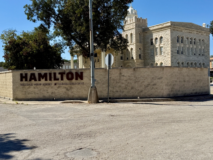 Hamilton_Main_Street_sign | Texas Travel Talk